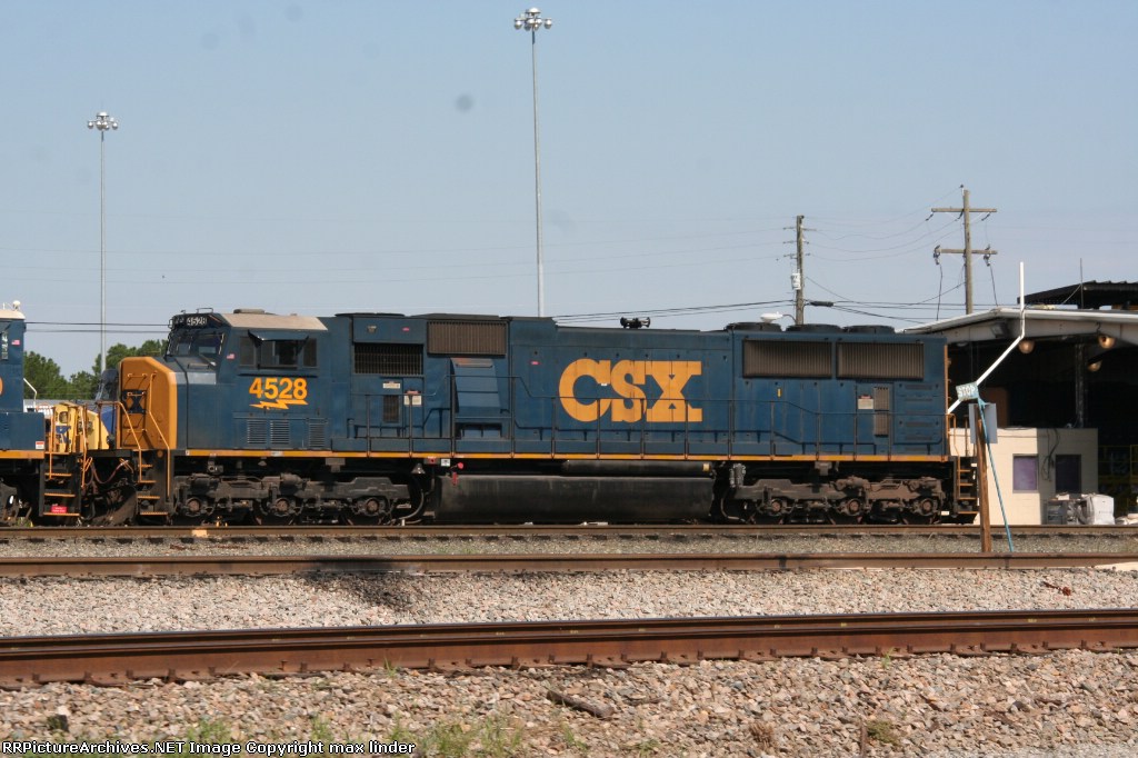 CSX 4528